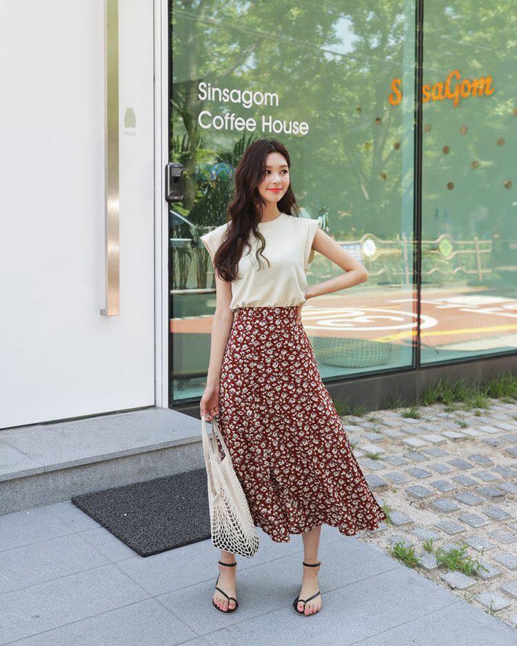 5 kiểu chân váy midi dài cho nàng công sở trong mùa đông - bloghay.org